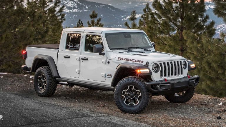 Jeep Gladiator 2023 é a força que você precisa nas trilhas pesadas.