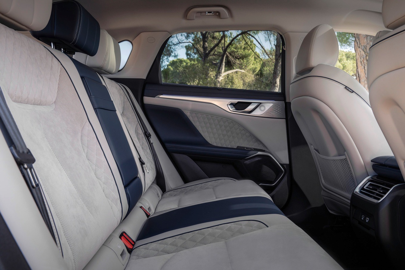 GWM planeja lançar SUV luxuoso no Brasil, o Coffee 01